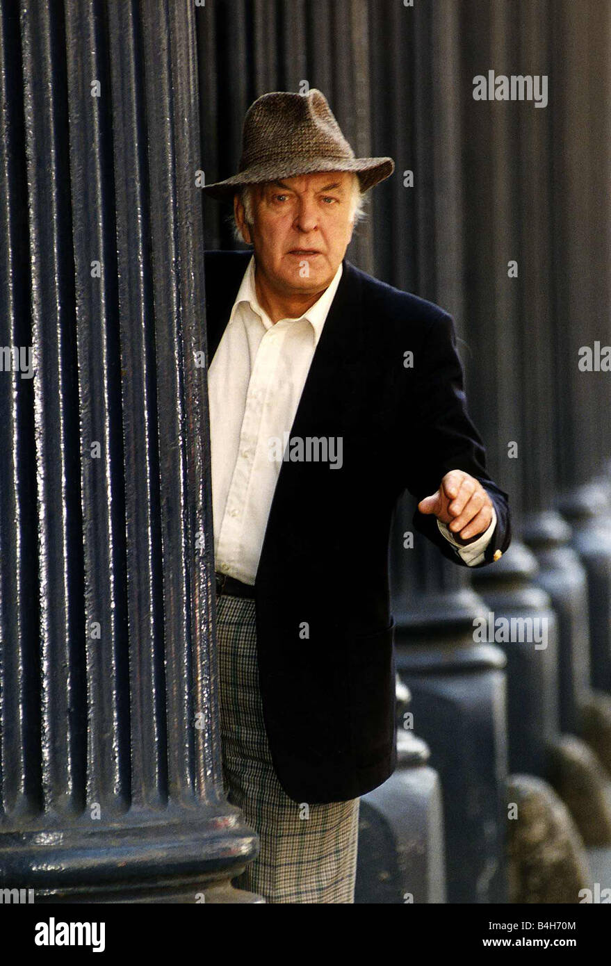 Donald sinden hi-res stock photography and images - Alamy