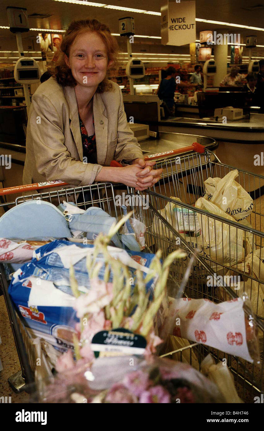 Kelly Hunter Actress shopping at her local sainsburys standing with ...