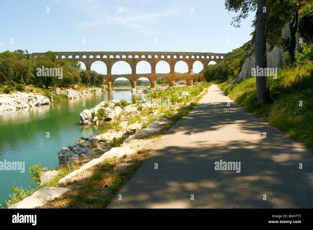 Bridge across river, Pont Du Gard, Nimes, Languedoc Roussillon, France ...