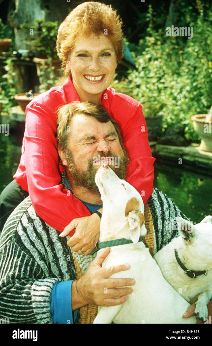 Brian blessed actor hi-res stock photography and images - Alamy