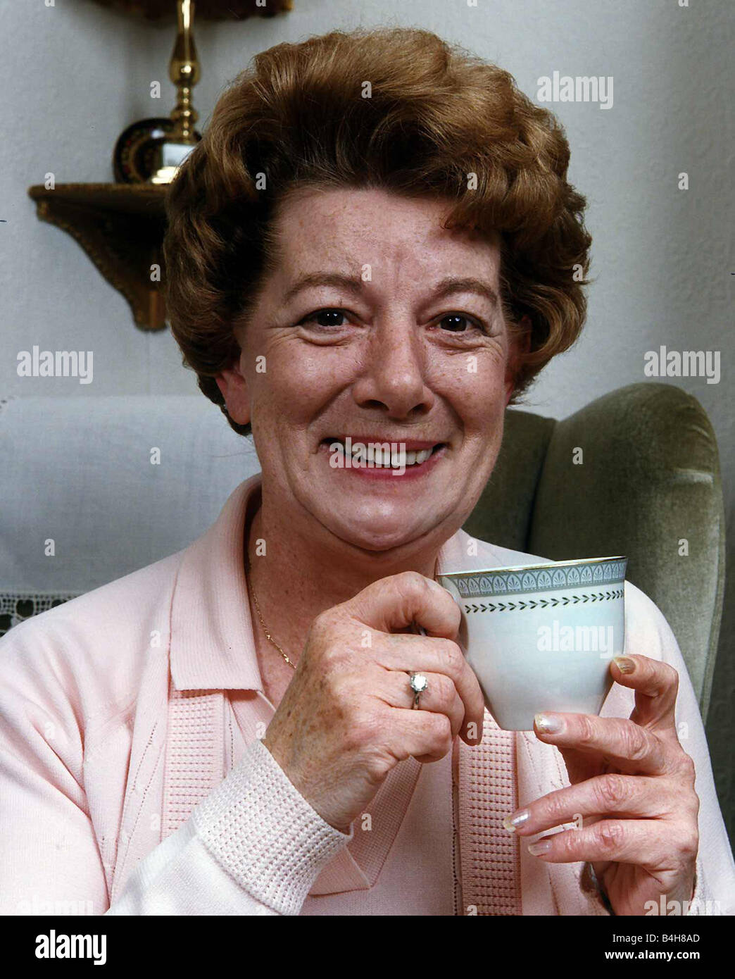 Jean Alexander actress at home Stock Photo - Alamy