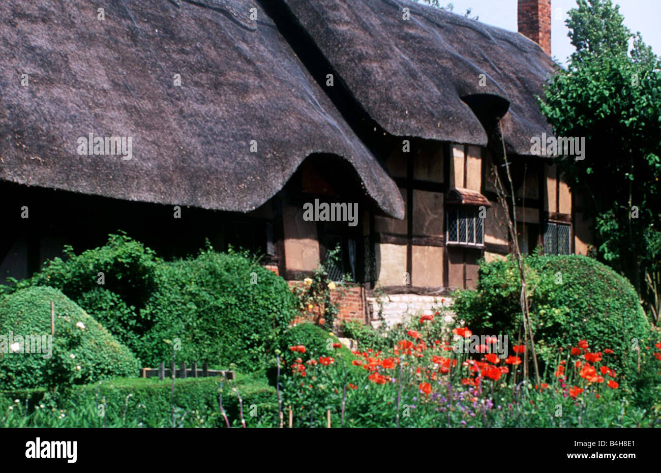 Anne hathaways cottage gardens hi-res stock photography and images - Alamy