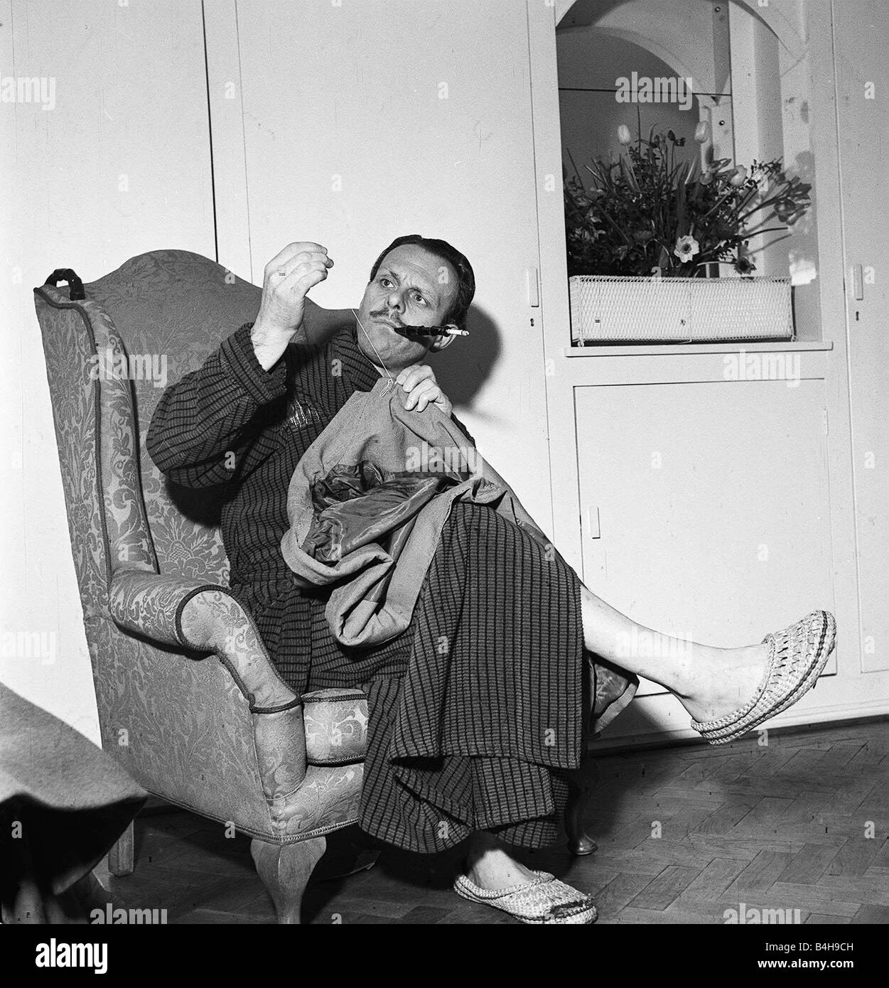 Terry thomas actor hi-res stock photography and images - Alamy