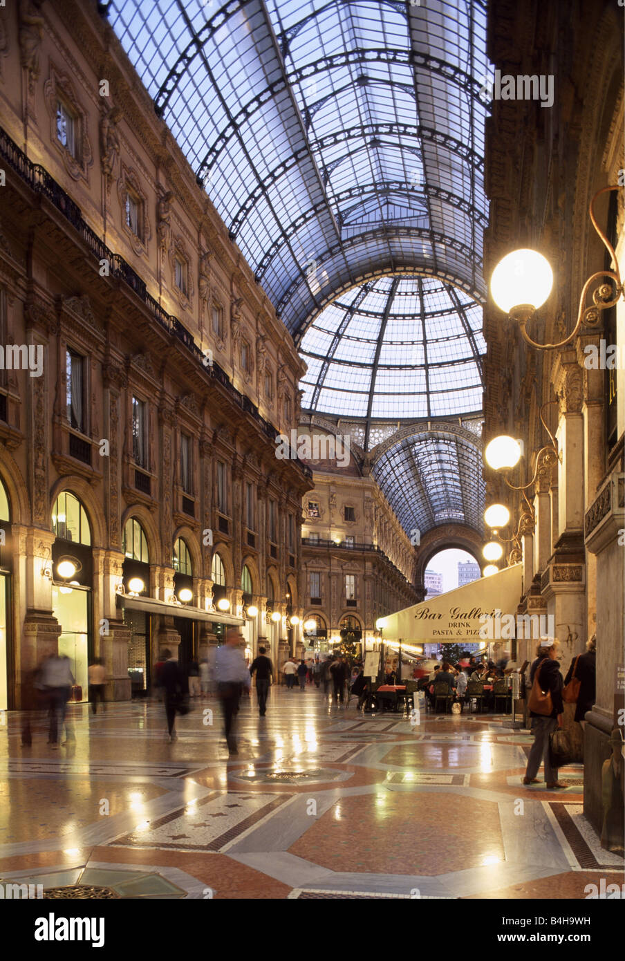 Wide shot shopping mall store hi-res stock photography and images - Alamy