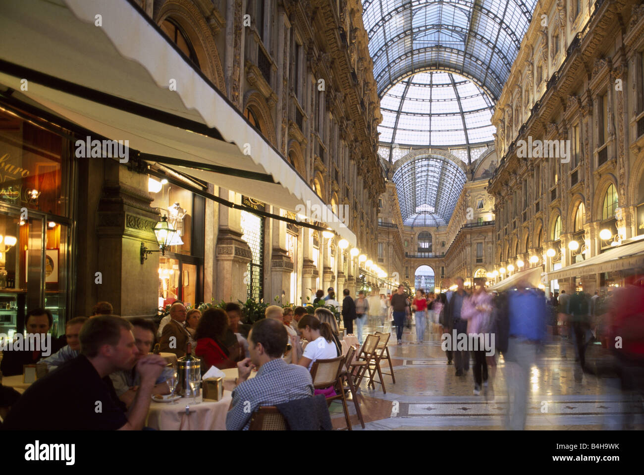 Wide shot shopping mall store hi-res stock photography and images - Alamy