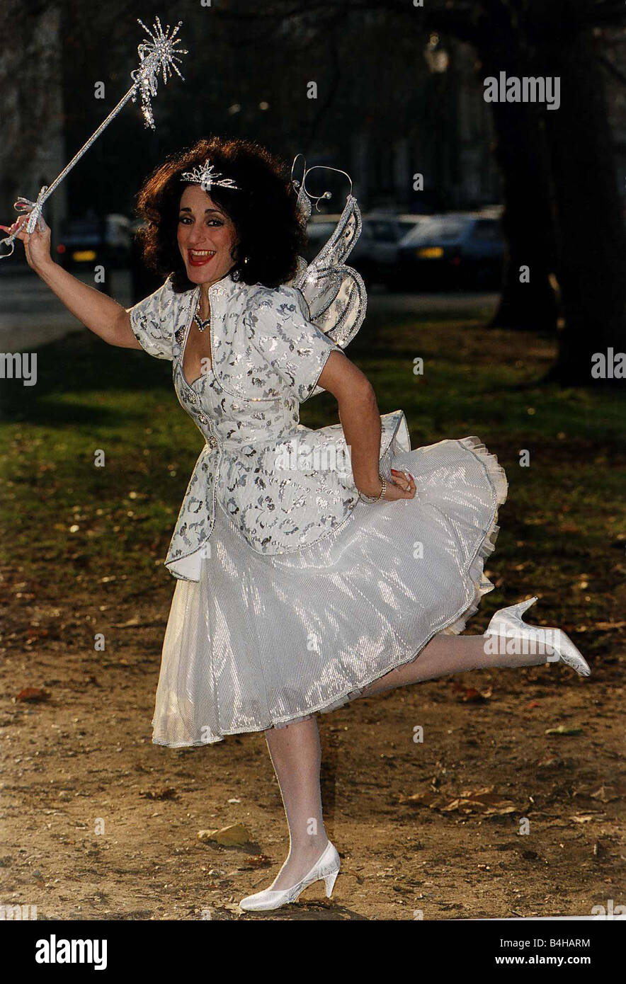 Actress lesley joseph hi-res stock photography and images - Alamy