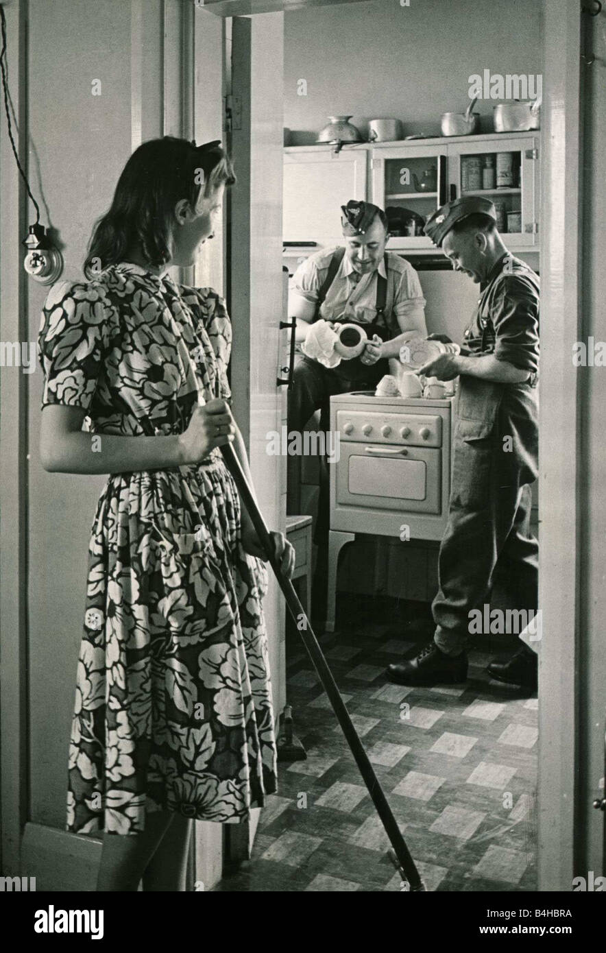 Canadian soldiers ww2 hi-res stock photography and images - Alamy