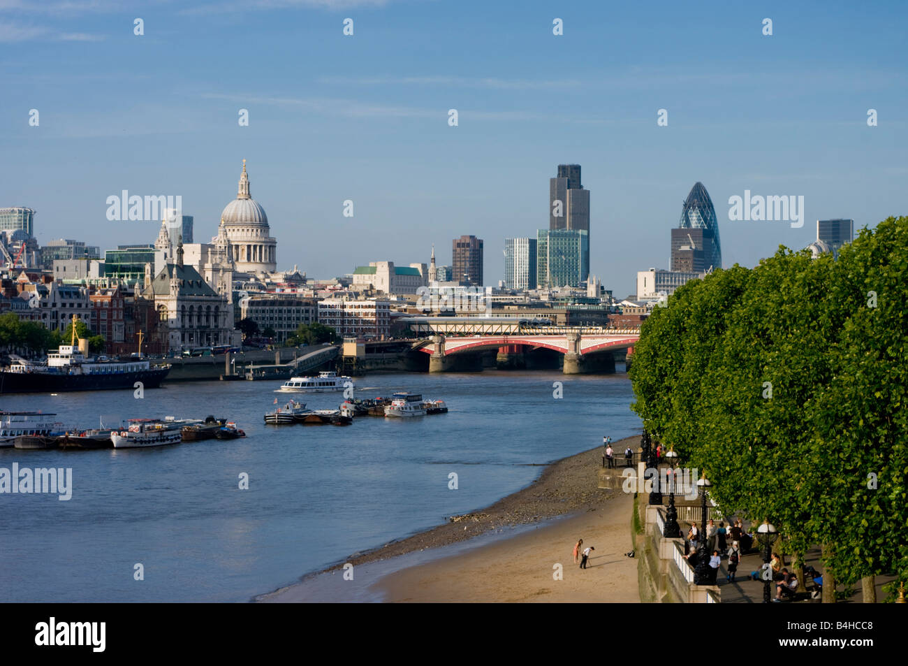Thames colors hi-res stock photography and images - Alamy