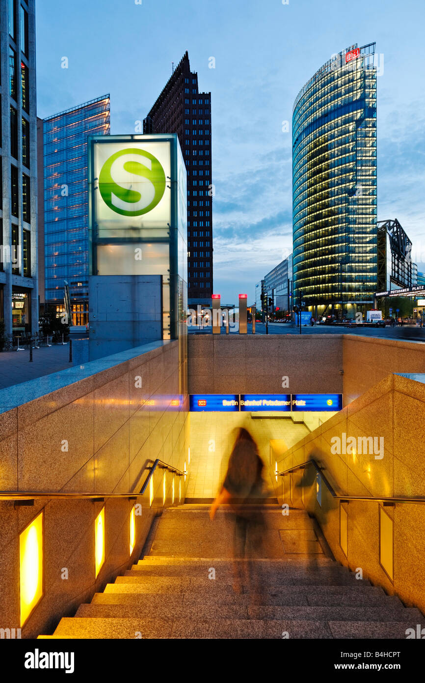 Structures buildings berlin architecture hi-res stock photography and ...