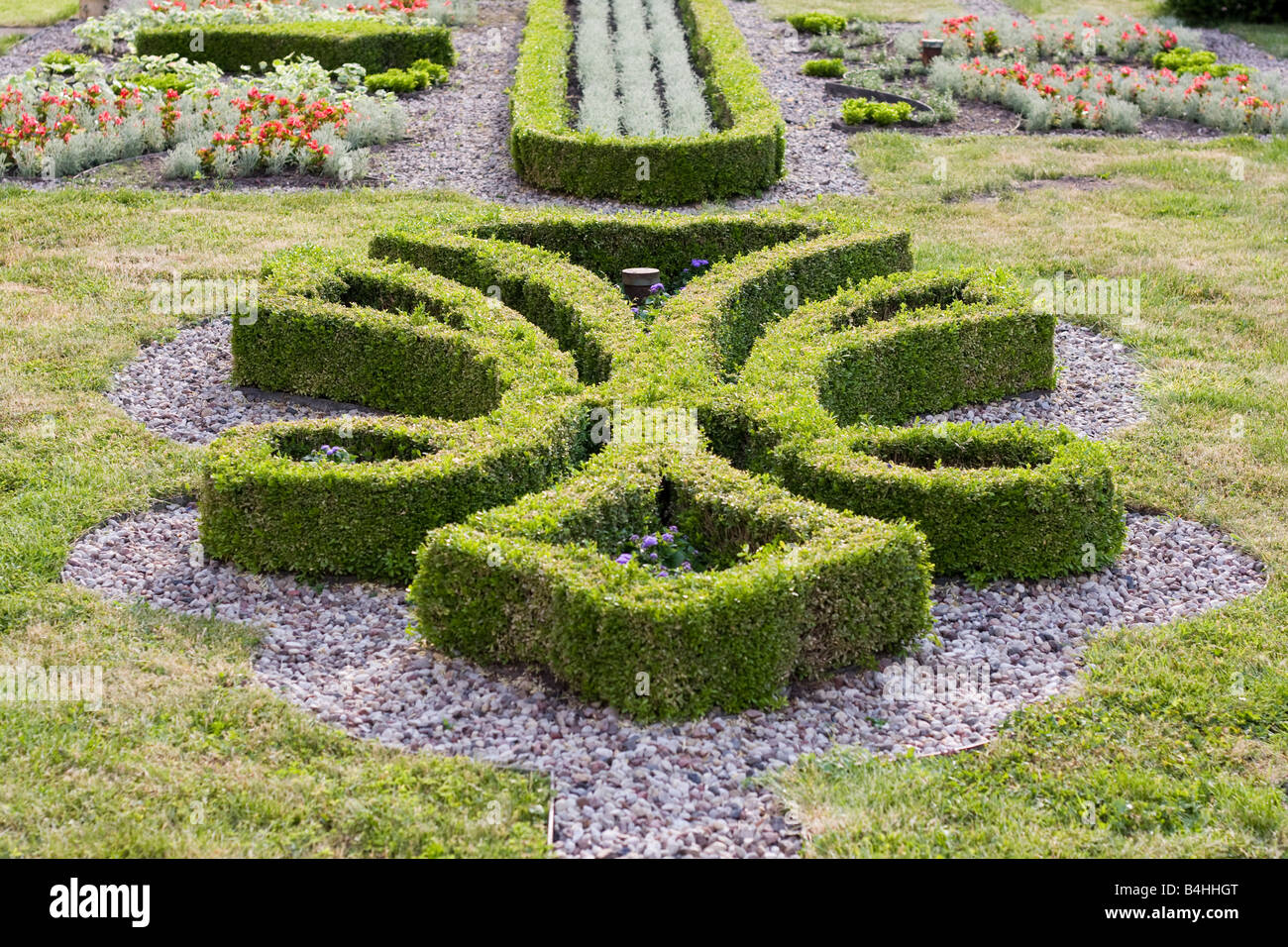 Symmetrical garden design hi-res stock photography and images - Alamy