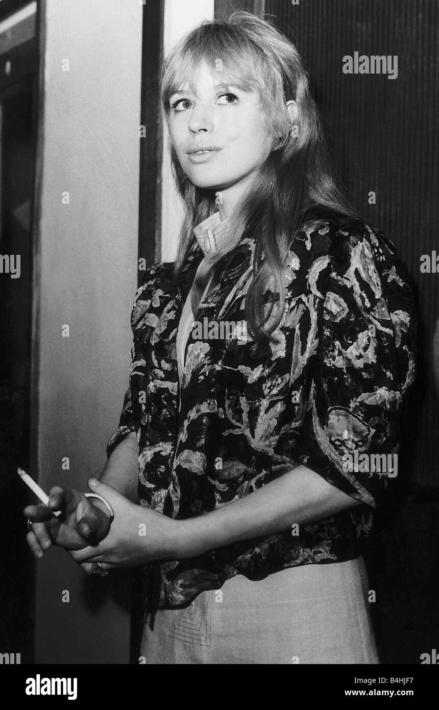 Marianne faithfull 1960s hi-res stock photography and images - Alamy