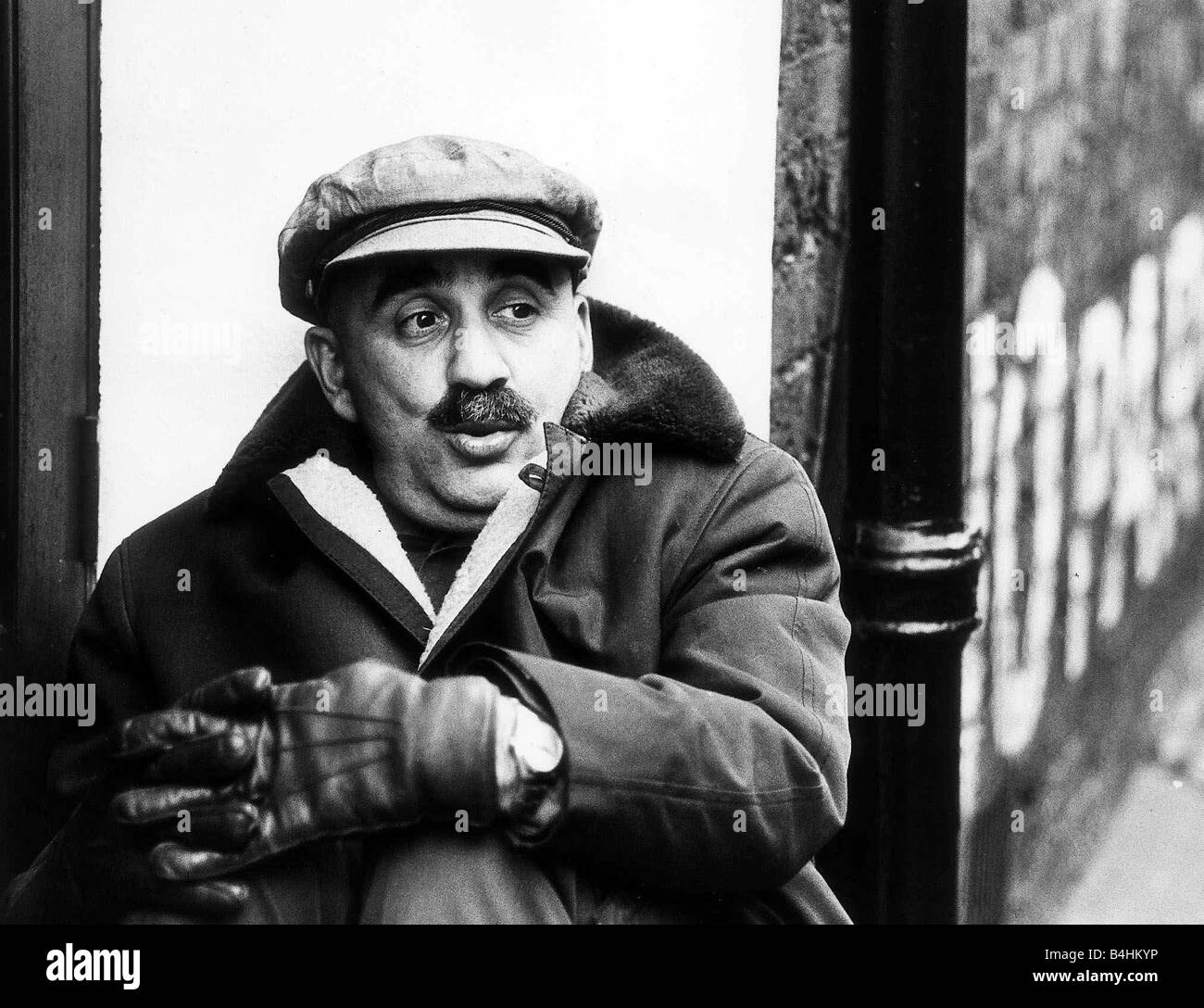 Till death us do part warren mitchell hi-res stock photography and ...