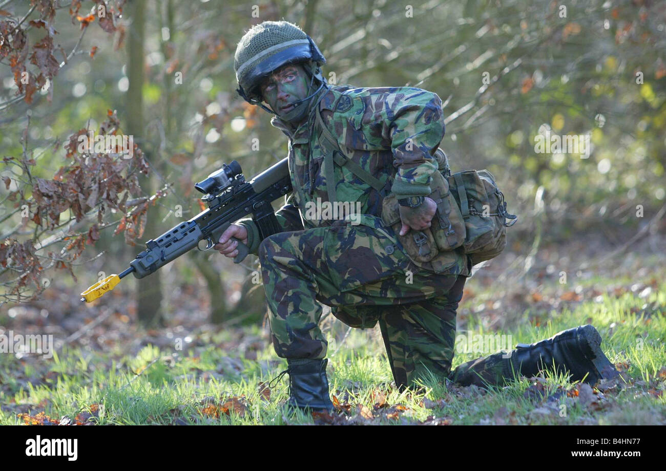 RIR Soldiers Train For The Gulf In Colchester January 2003 Paratroopers ...