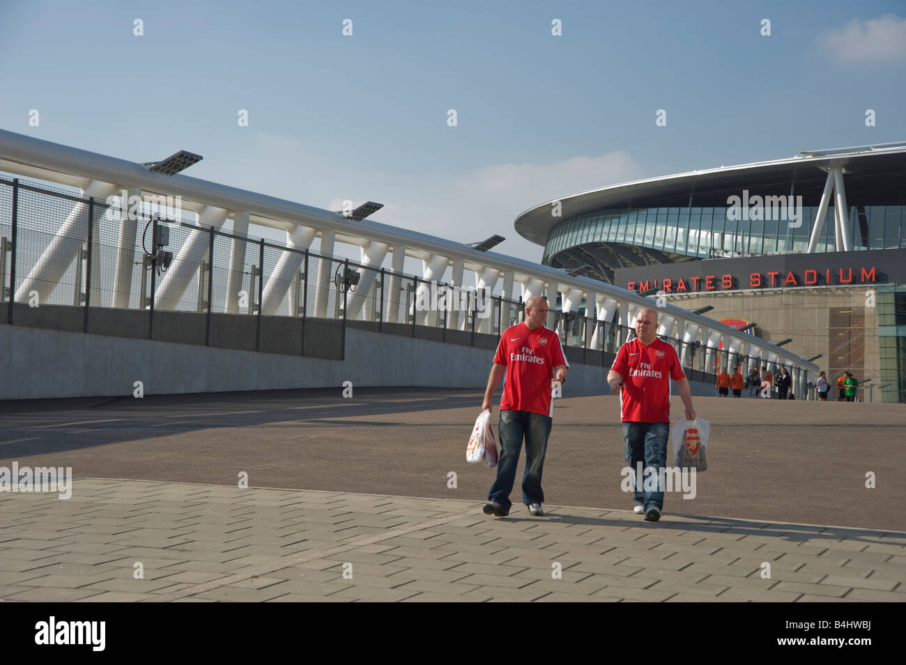 Arsenal supporters hi-res stock photography and images - Alamy