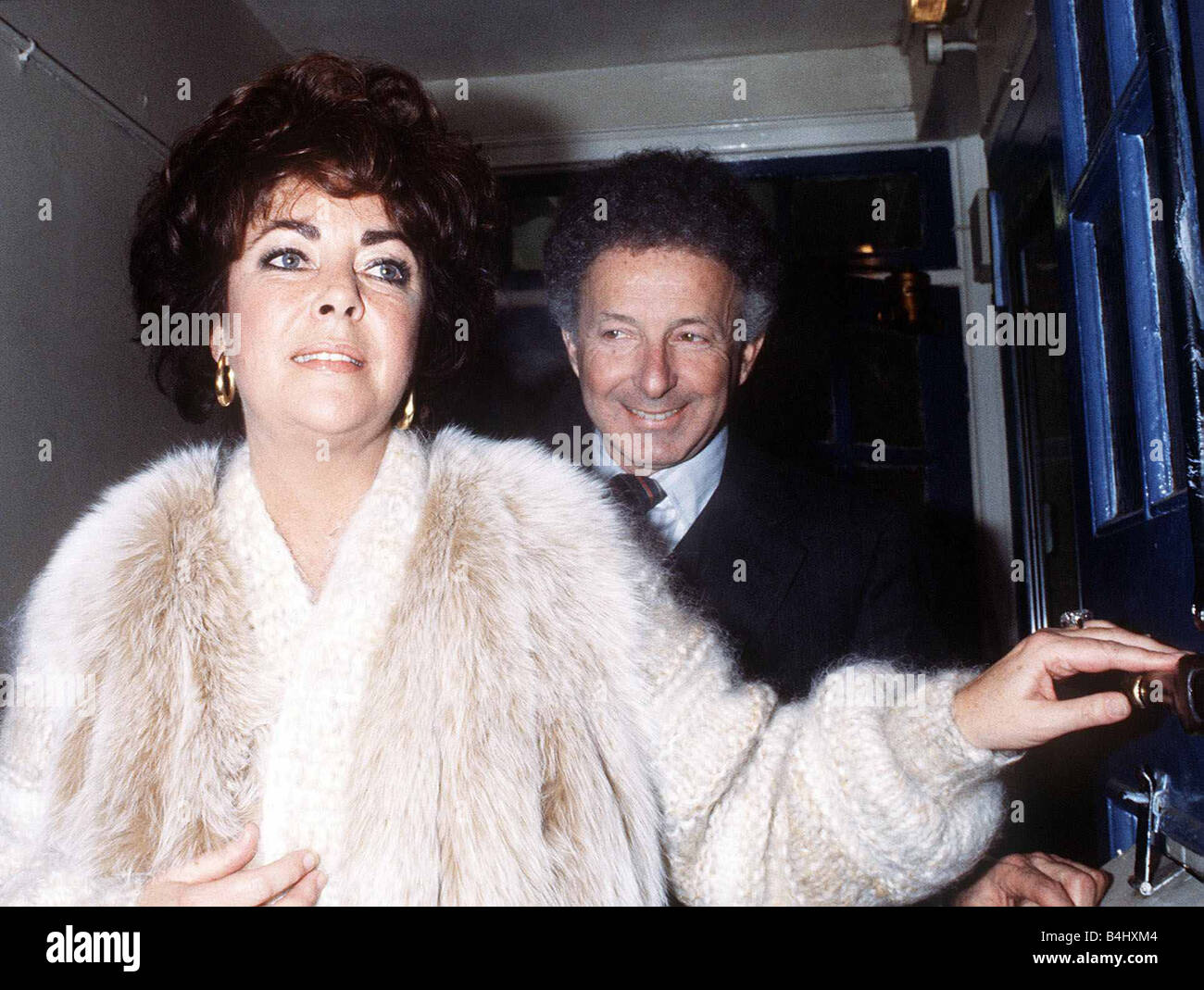Fur coat elizabeth taylor hi-res stock photography and images - Alamy