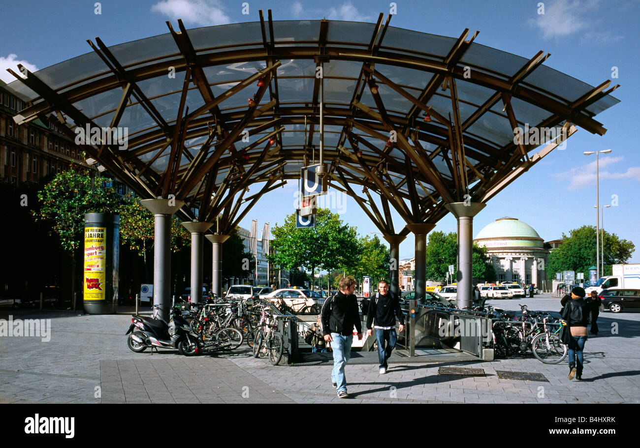 Oct 6, 2008 - Entrance to Hauptbahnhof-Süd underground station in the ...