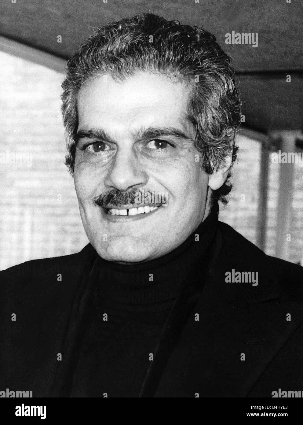Omar Sharif Actor at London heathrow airport after flying in from Paris ...