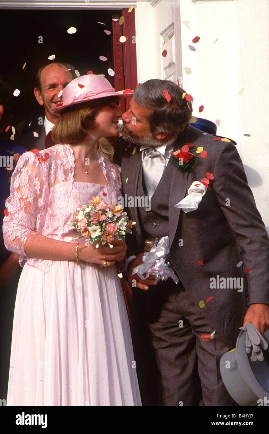 Oliver Reed Actor marries at Epsom Surrey September 1985 DBase MSI ...
