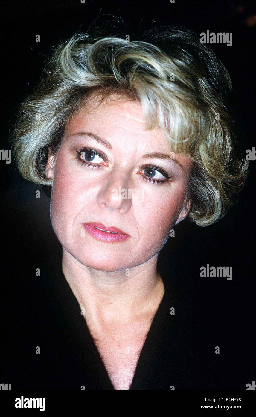 Elaine paige hi-res stock photography and images - Alamy