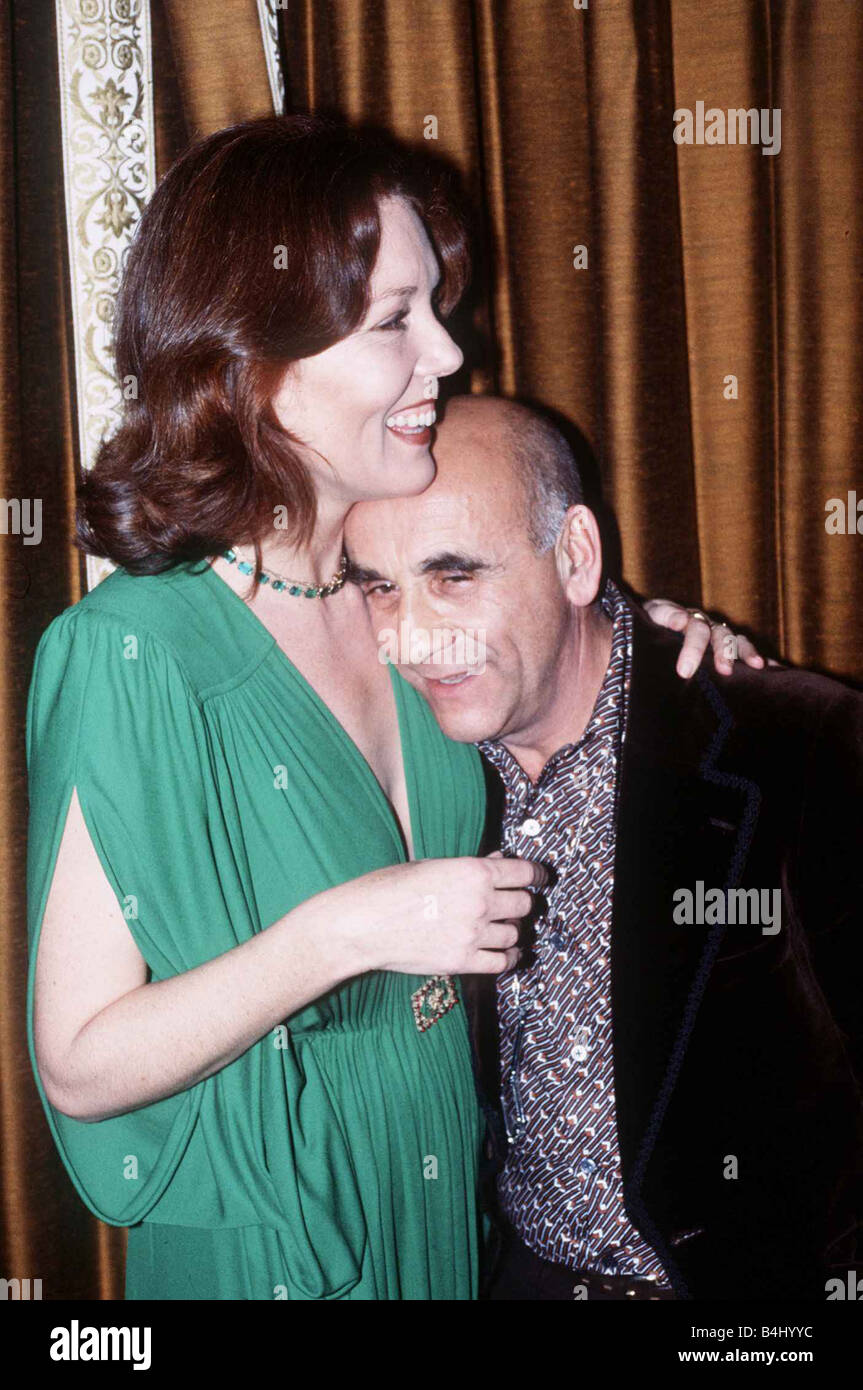 Warren mitchell hi-res stock photography and images - Alamy