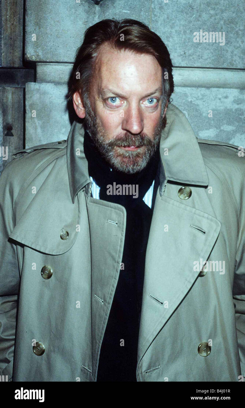 Donald sutherland 1980s hi-res stock photography and images - Alamy