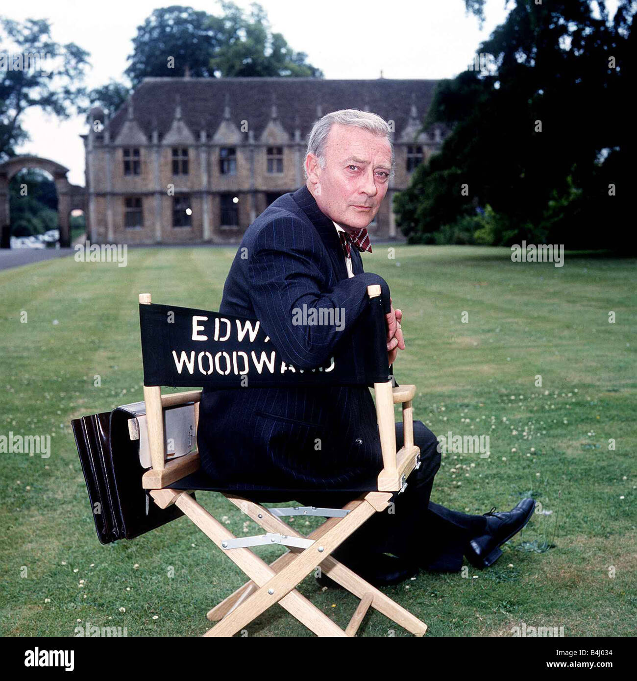 Actor edward woodward hi-res stock photography and images - Alamy