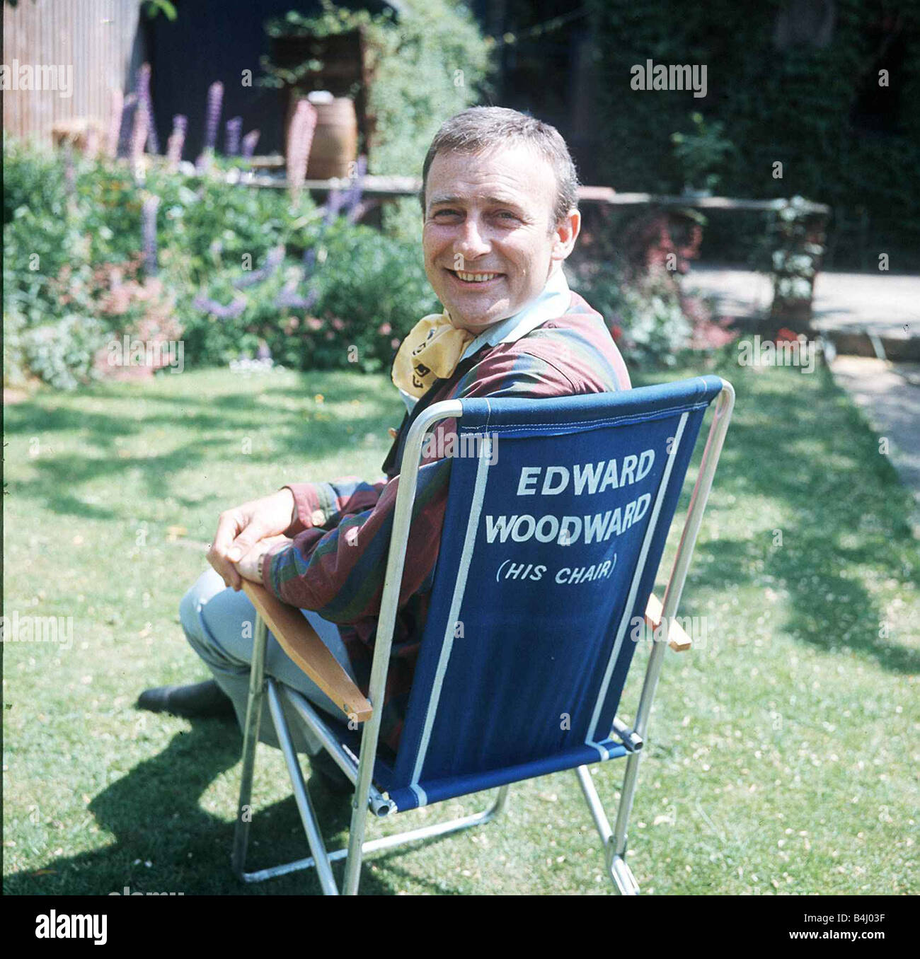 Edward woodward actor hi-res stock photography and images - Alamy