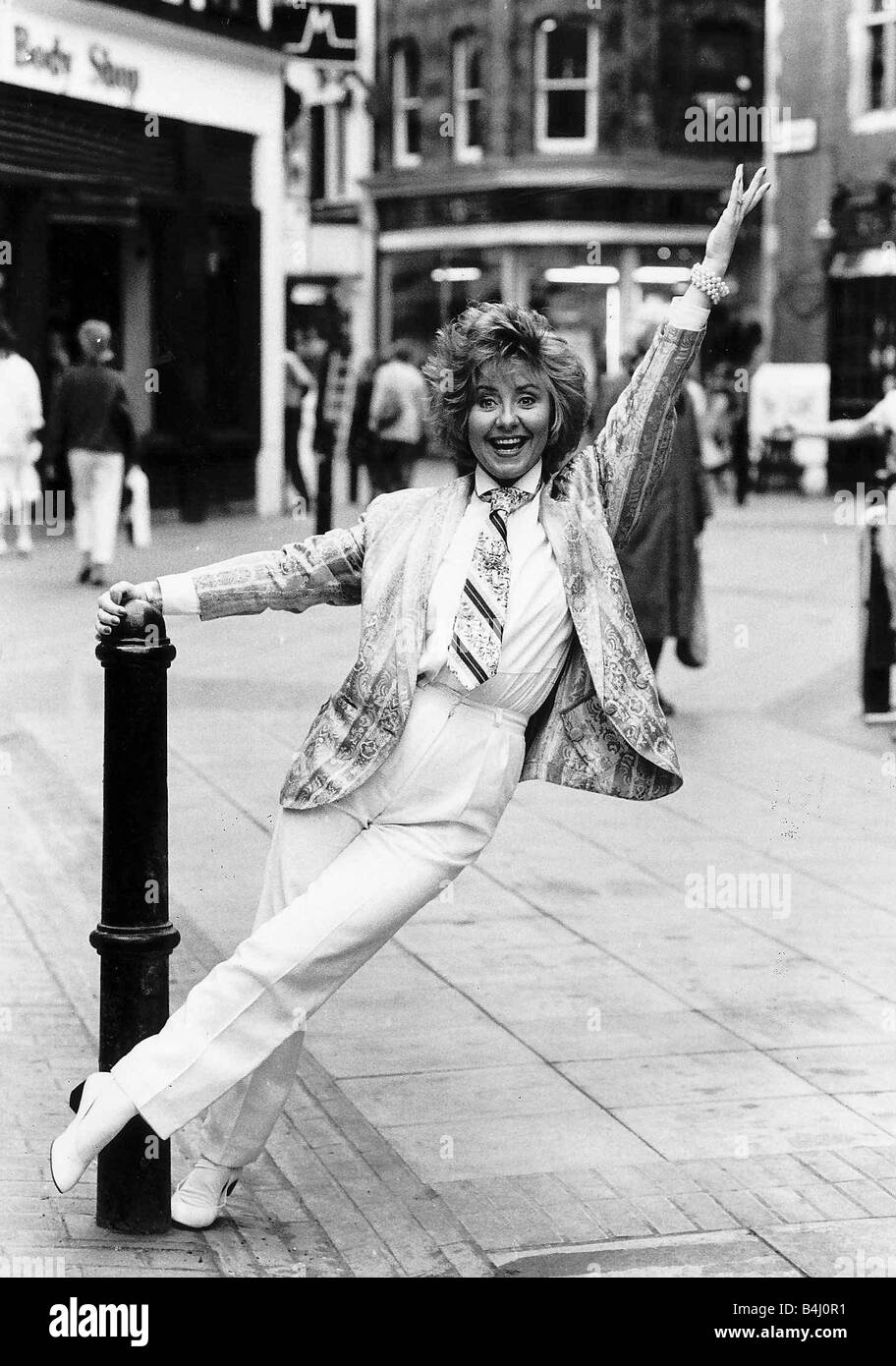 Lulu the singer and actress in August 1985 Stock Photo - Alamy