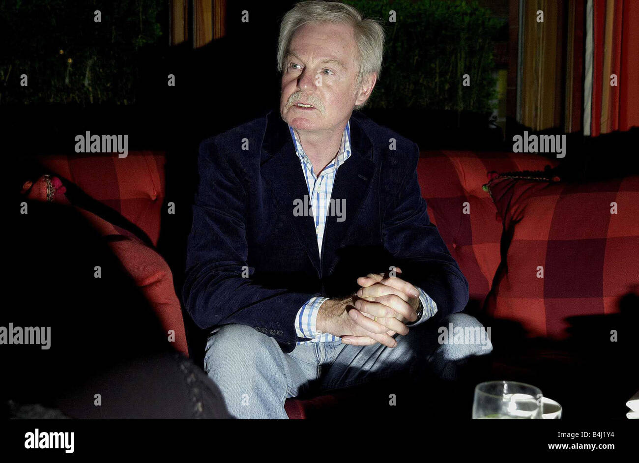 Actor Derek Jacobi Stock Photos & Actor Derek Jacobi Stock Images - Alamy