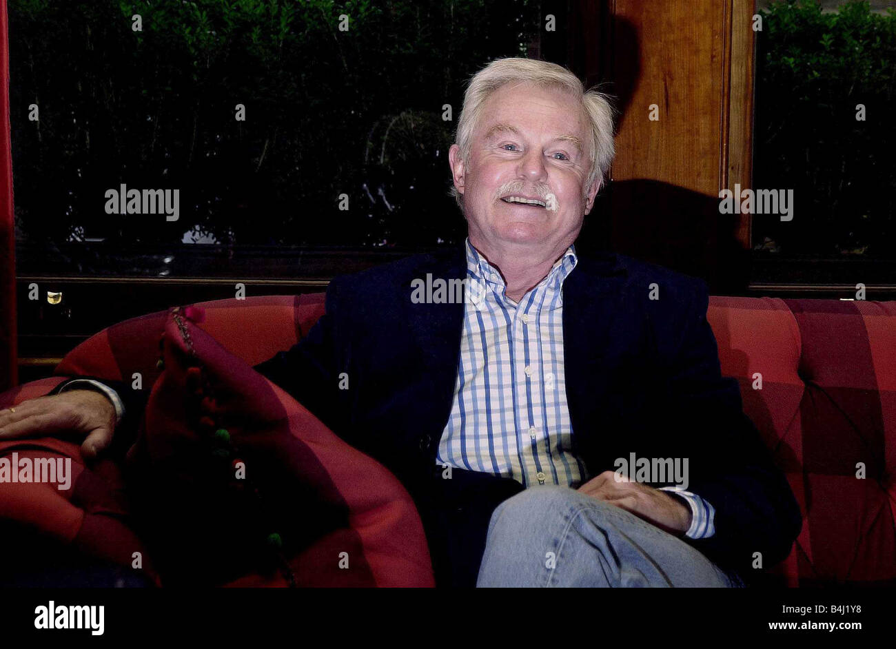 Sir Derek Jacobi actor august 2003 at the Covent Garden Hotel mirrorpix ...