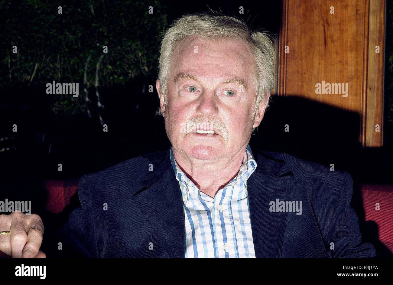 Sir Derek Jacobi actor august 2003 at the Covent Garden Hotel mirrorpix ...