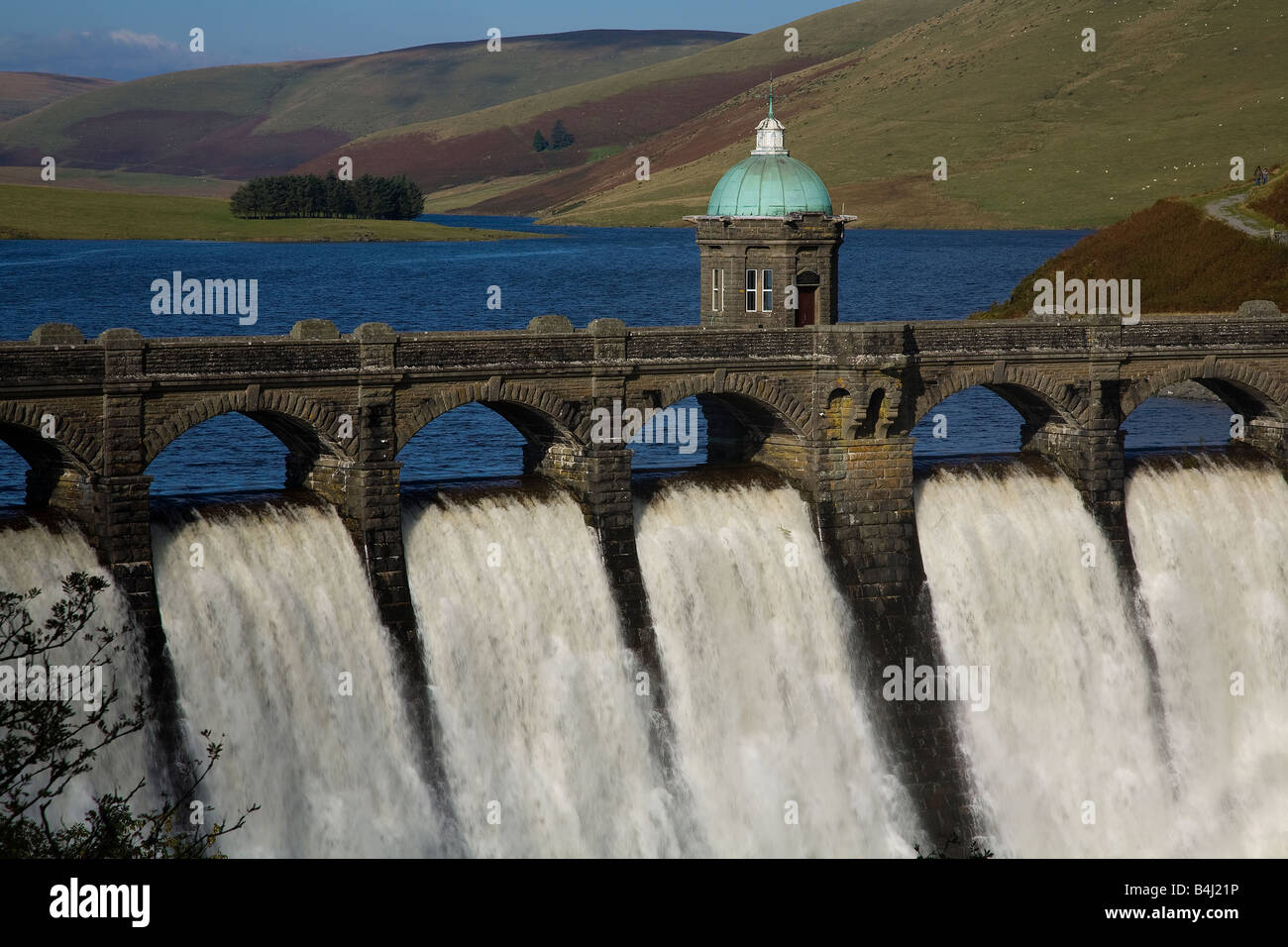 Curved dam wall hi-res stock photography and images - Alamy
