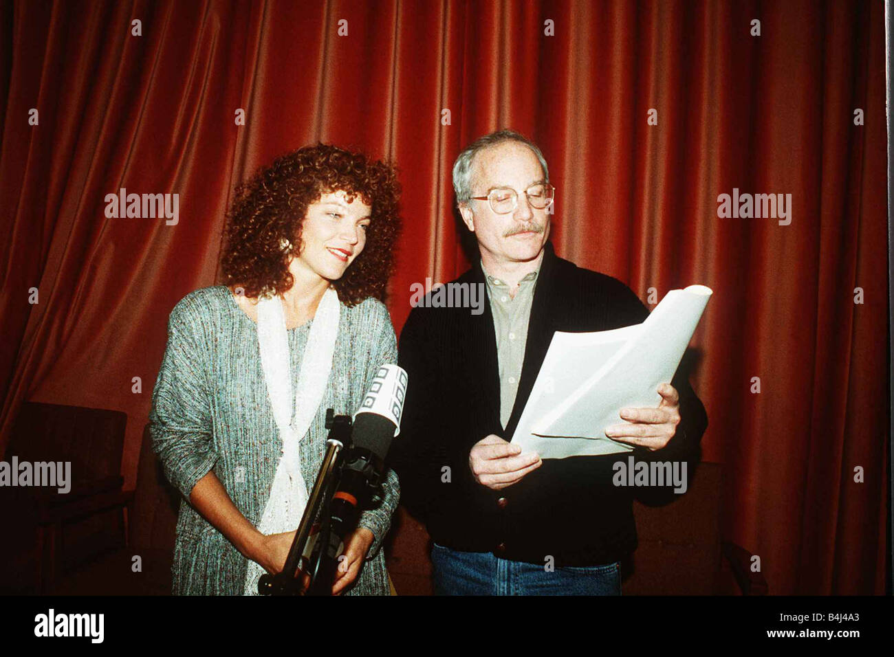 Richard Dreyfuss Film Actor with Amy Irving in London to record Arthur ...