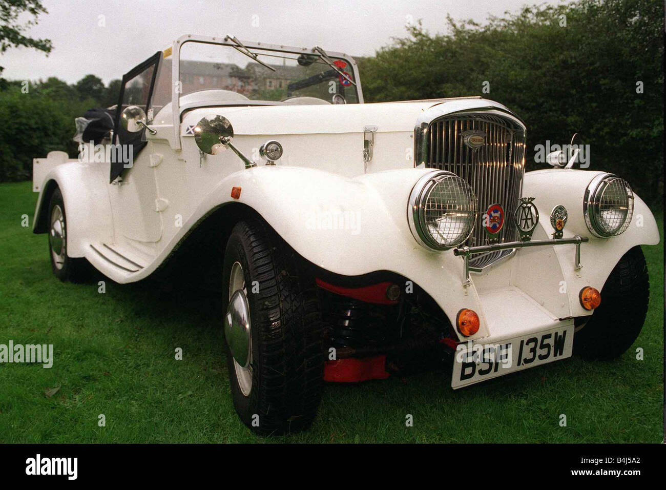 White MG TF Replica October 1997 Stock Photo - Alamy