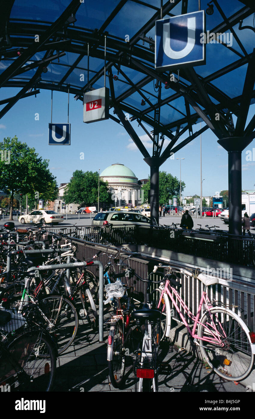 U bahn treppe hi-res stock photography and images - Alamy
