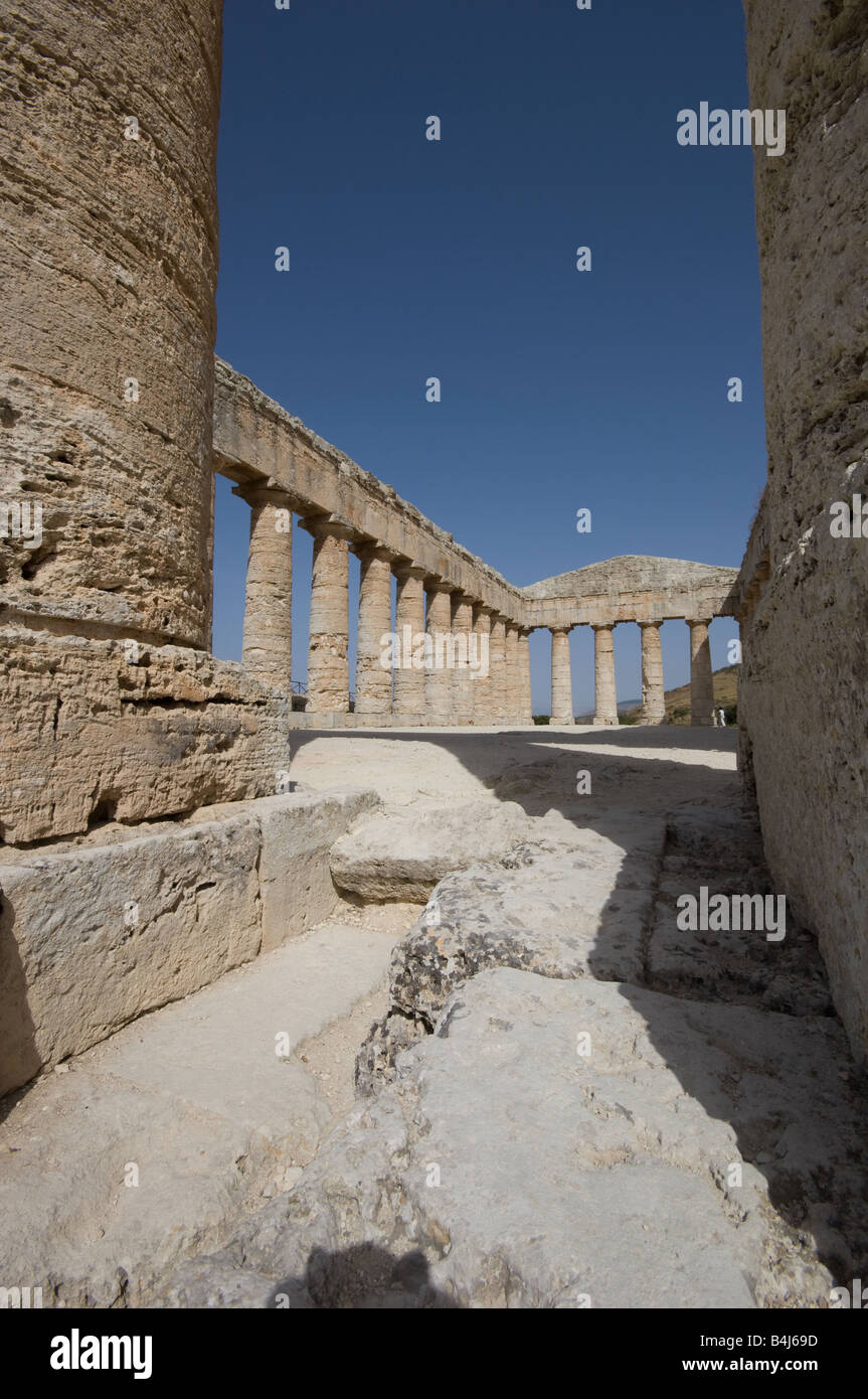 Limestone temple hi-res stock photography and images - Alamy