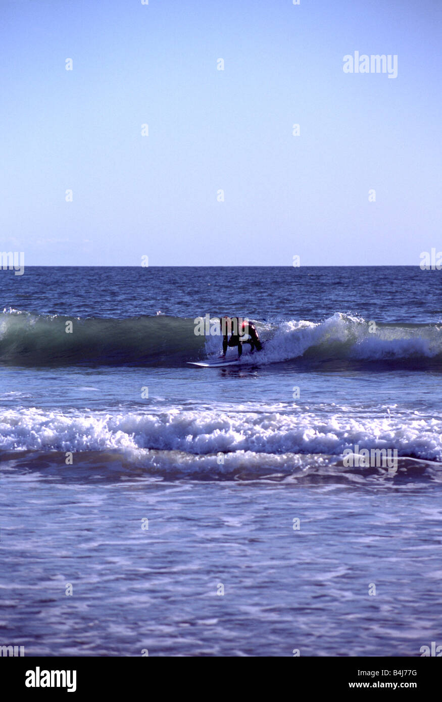 Catching a wave hi-res stock photography and images - Alamy
