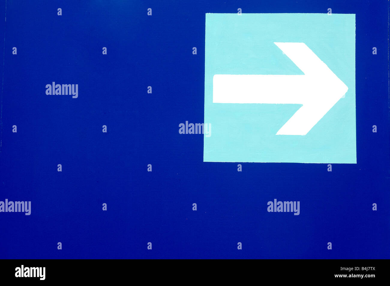 Right arrow sign Stock Photo - Alamy