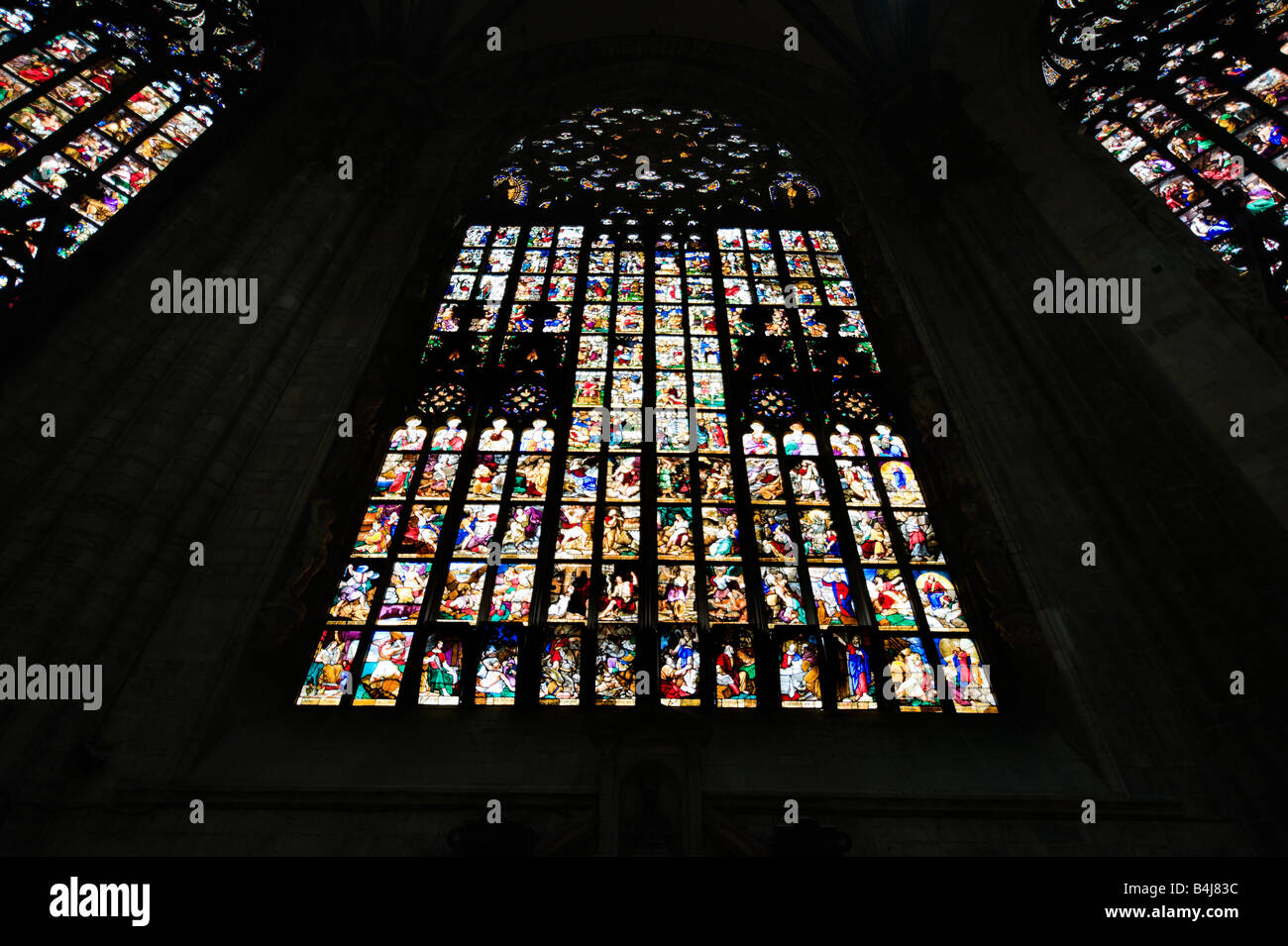 Stained glass windows in the Duomo (Cathedral), Piazza del Duomo, Milan ...