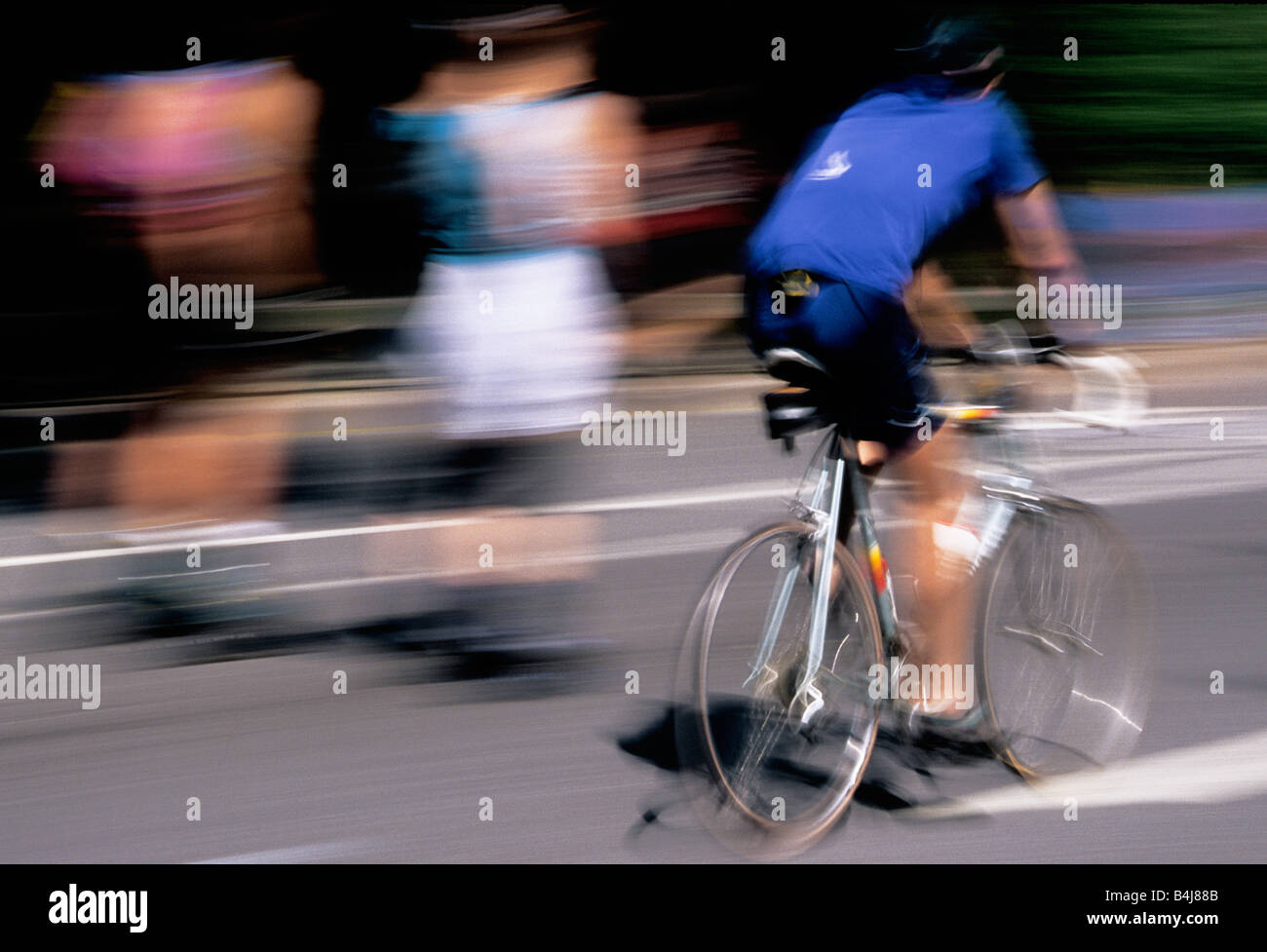 Central park people jogging biking hi-res stock photography and images ...
