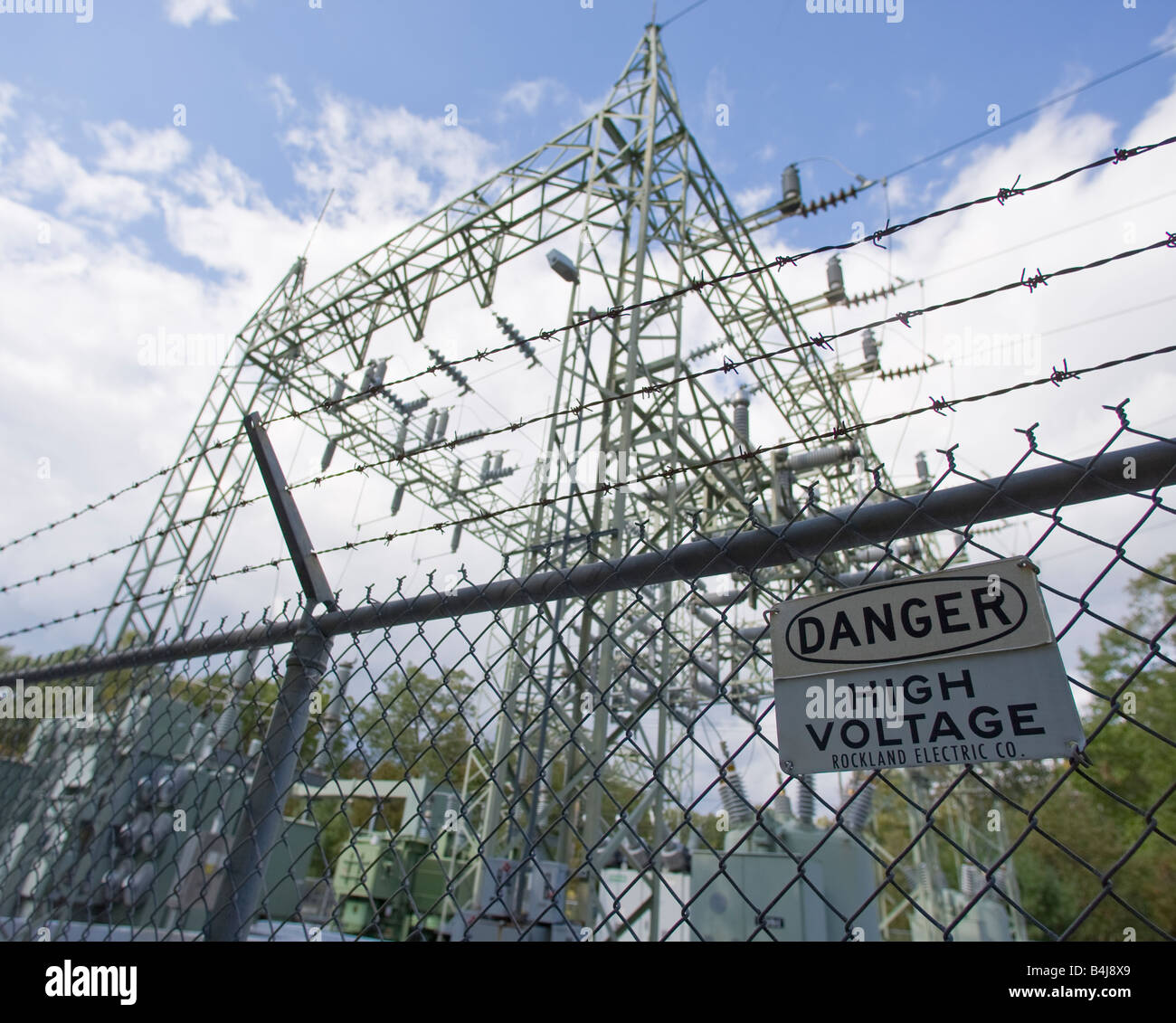 Cables supplying electrical power Stock Photo - Alamy