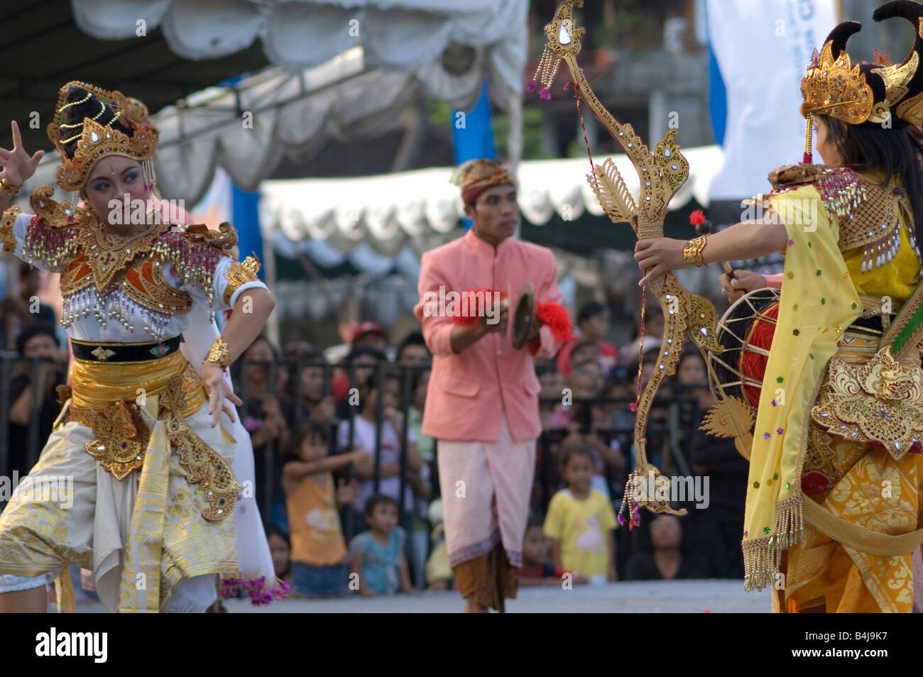 Duet hi-res stock photography and images - Alamy