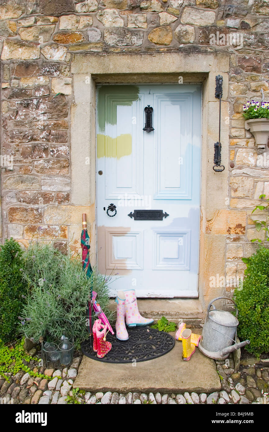 Door scene hi-res stock photography and images - Alamy