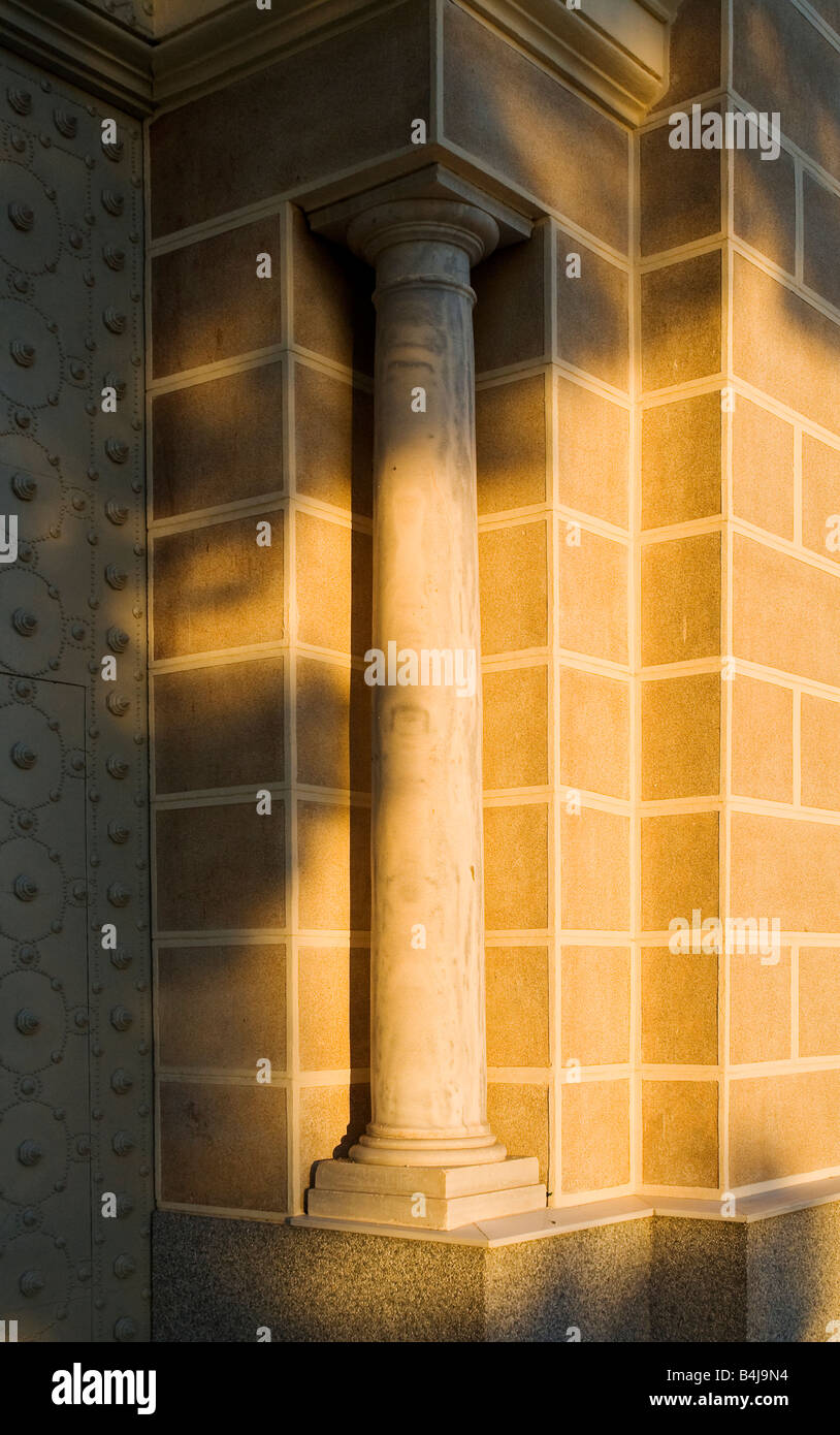 Column mansion hi-res stock photography and images - Alamy
