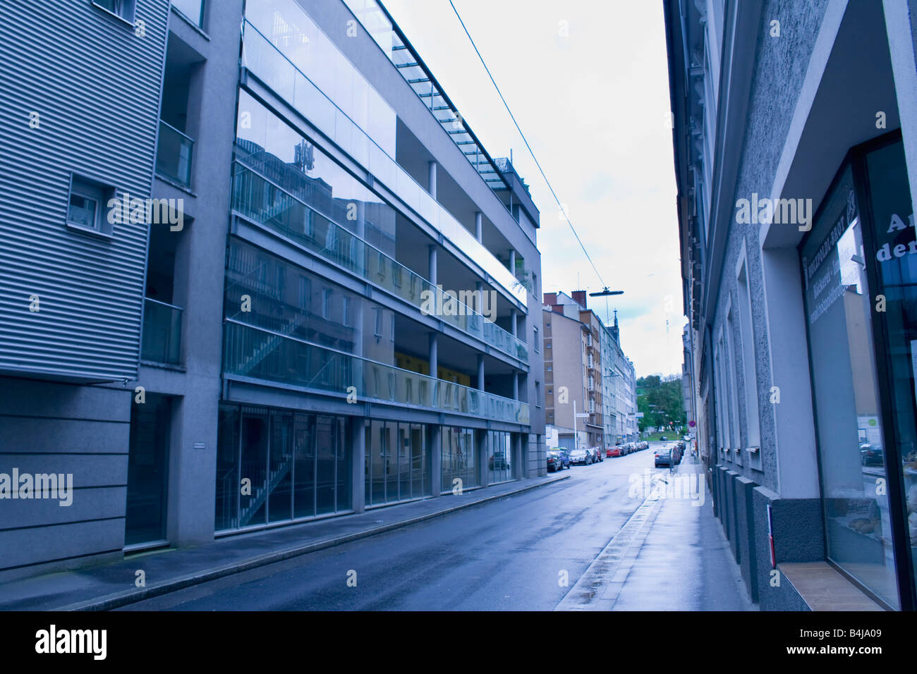 Modern buildings street hi-res stock photography and images - Alamy