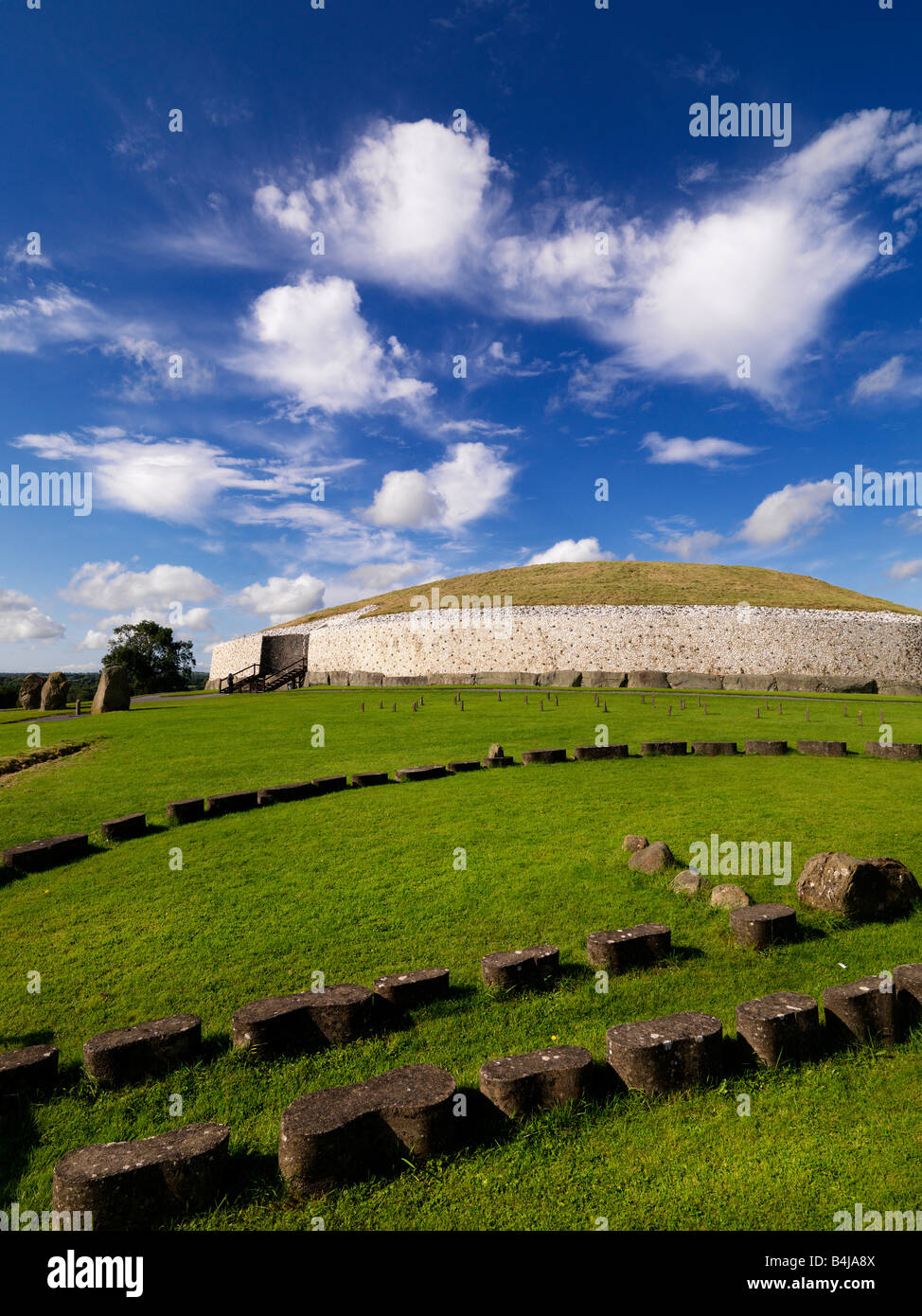 Newgrange Stone age passage tomb co. Meath ireland.Bru na Boinne Stock ...