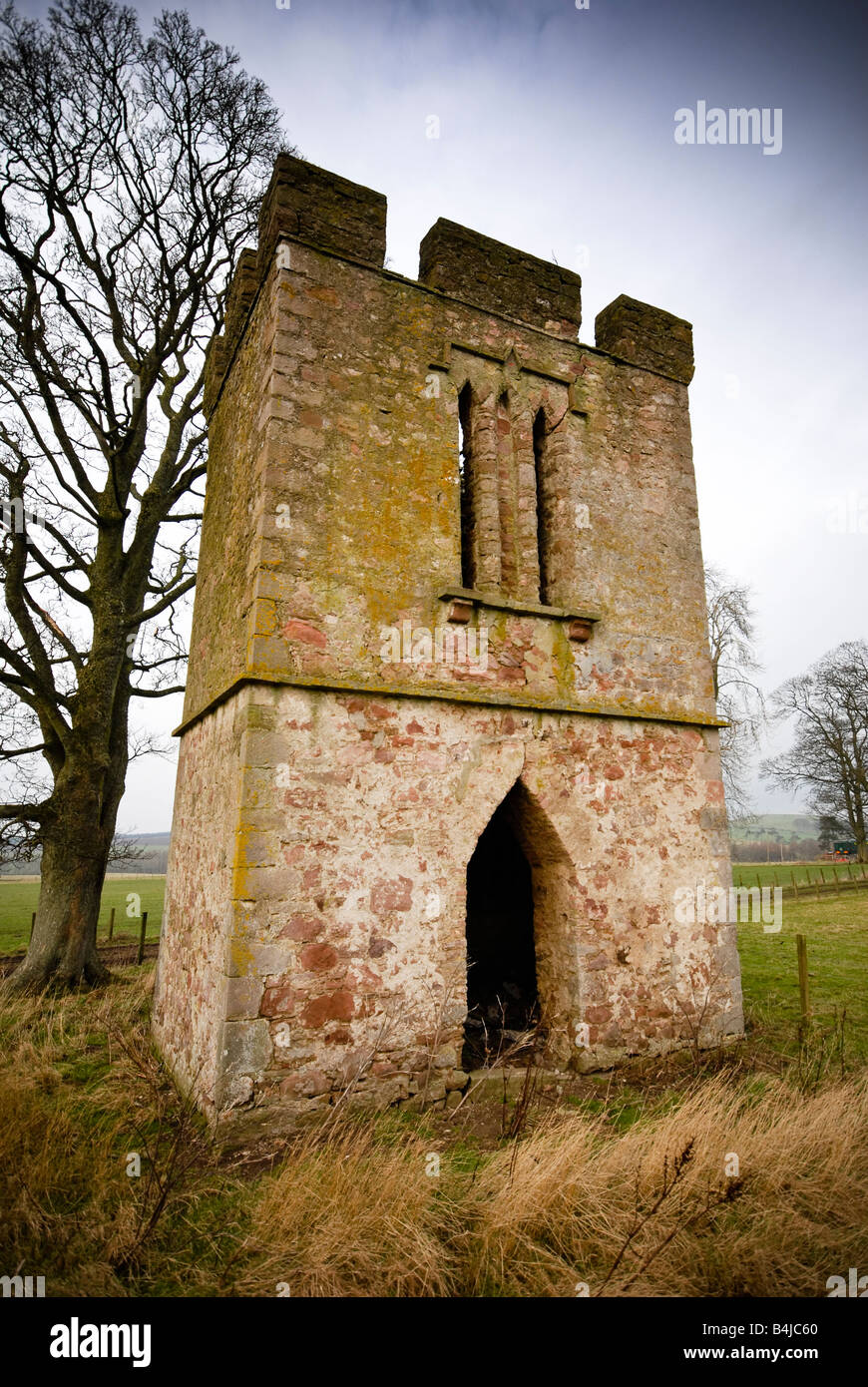 Old doocot hi-res stock photography and images - Alamy