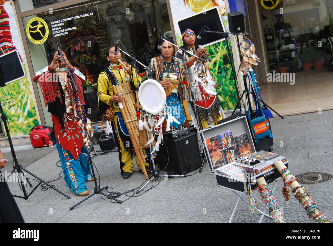 Native american traditional rituals hi-res stock photography and images ...