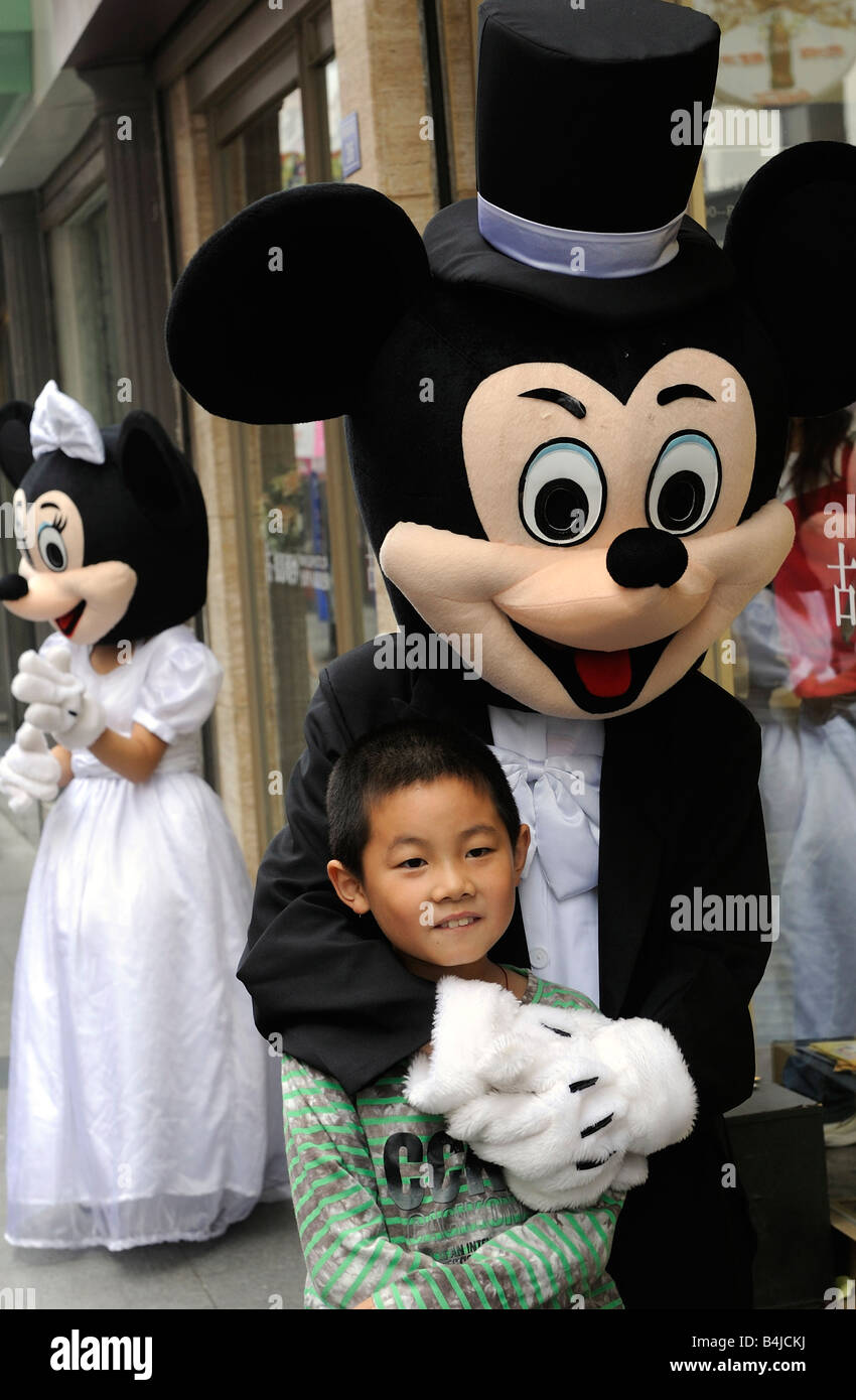 Vertical mouse hi-res stock photography and images - Alamy