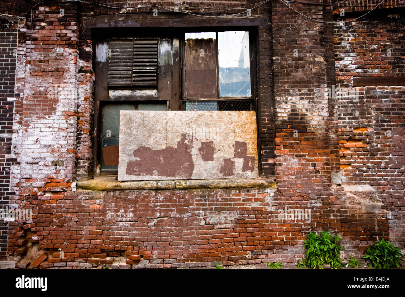 Patched brick wall hi-res stock photography and images - Alamy